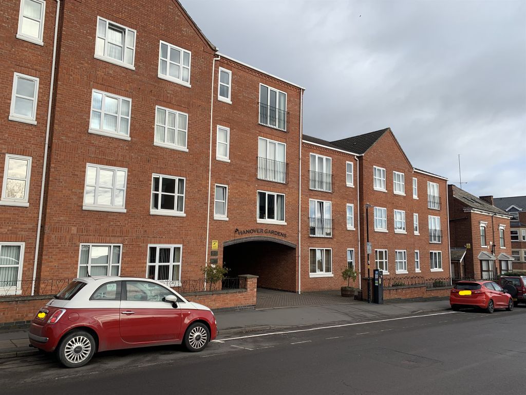 2 bed flat for sale in Albert Street, Rugby CV21 - Zoopla