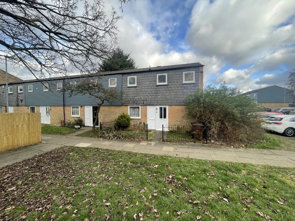 2 bed end terrace house for sale in Lasham Court, Northampton NN3 - Zoopla