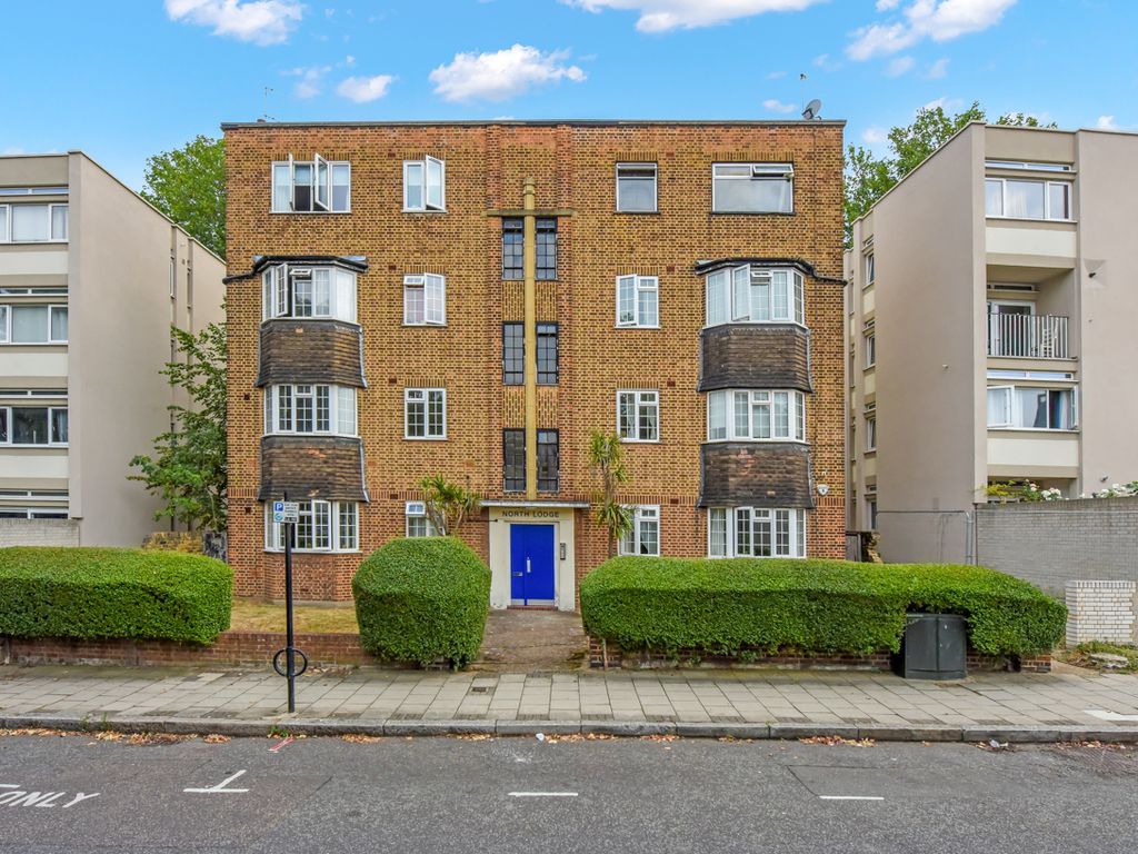 2 bed flat to rent in Victoria Rise, Clapham Common SW4, £1,800 pcm ...