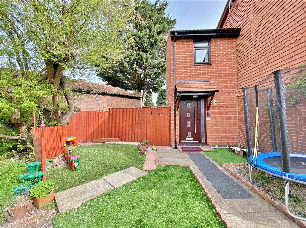 2 Bed End Terrace House To Rent In Frampton Road Hounslow Tw4 £1 850