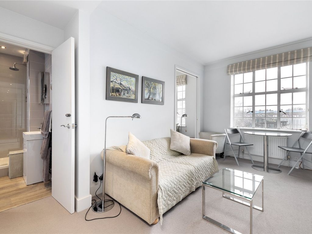 1 bed flat for sale in Kings Court South, Chelsea Manor Gardens ...