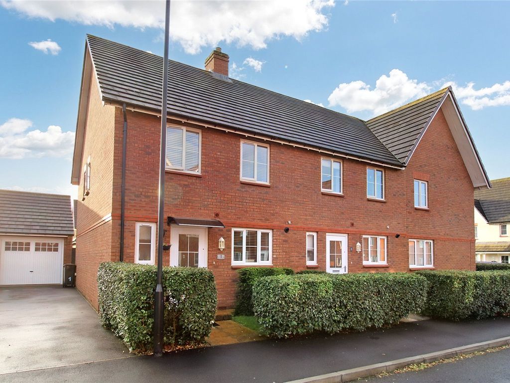 3 Bed End Terrace House For Sale In Burne Jones Avenue Tadpole Garden