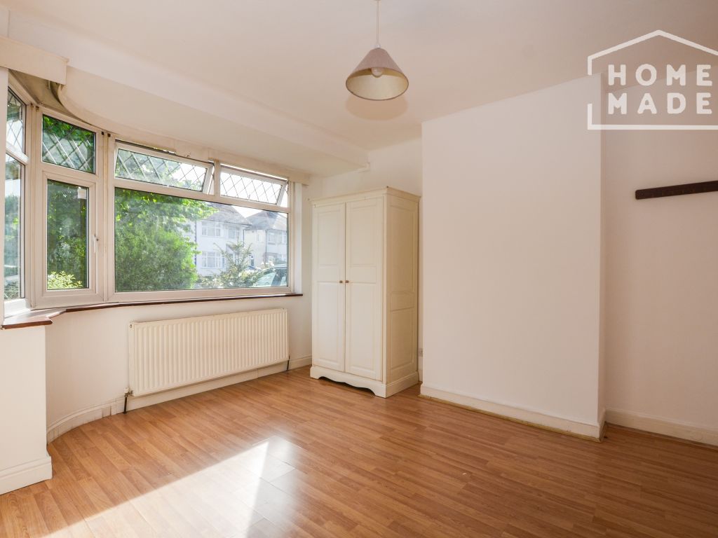 3 Bed Semi Detached House To Rent In Alderney Gardens Northolt Ub5