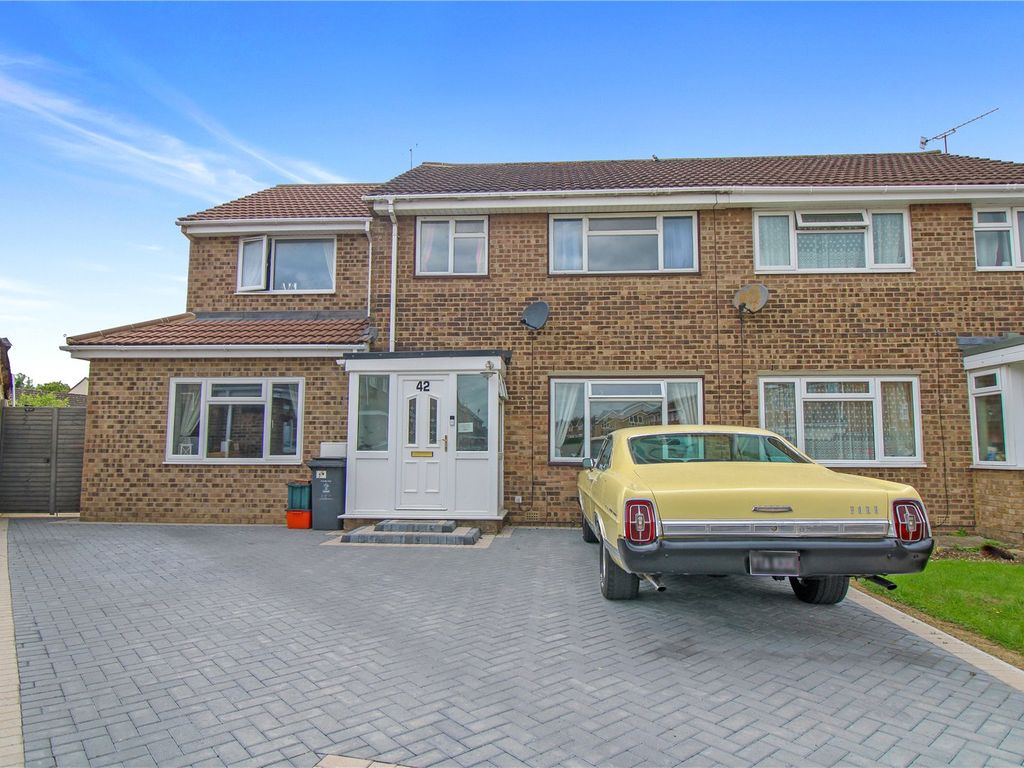 4 Bed Semi Detached House For Sale In Tweed Close Greenmeadow Swindon
