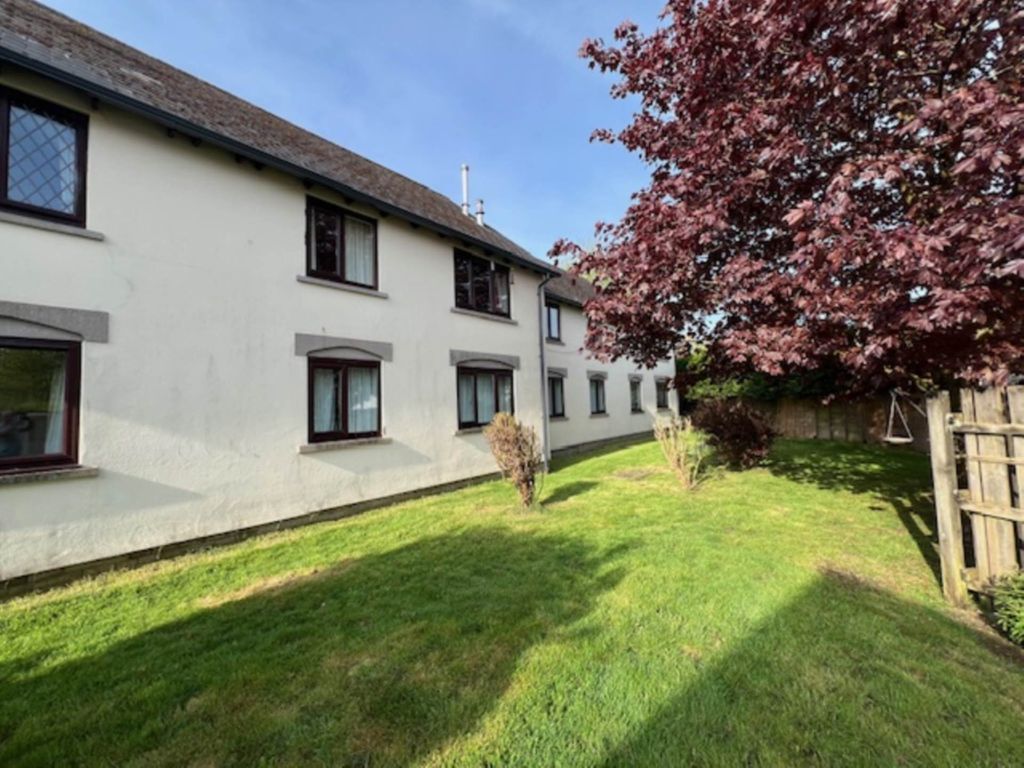 1 bed flat to rent in Avon Close South Brent, Devon TQ10, £650 pcm - Zoopla