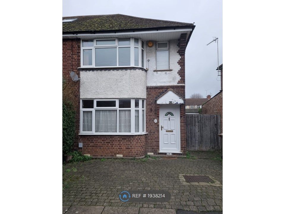 2 Bed Semi Detached House To Rent In Wickstead Avenue Luton Lu4 £