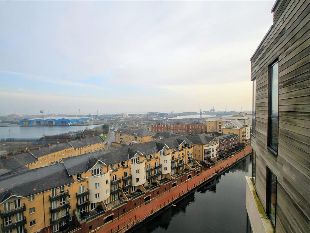 1 bed flat to rent in Falcon Drive, Cardiff CF10, £995 pcm - Zoopla
