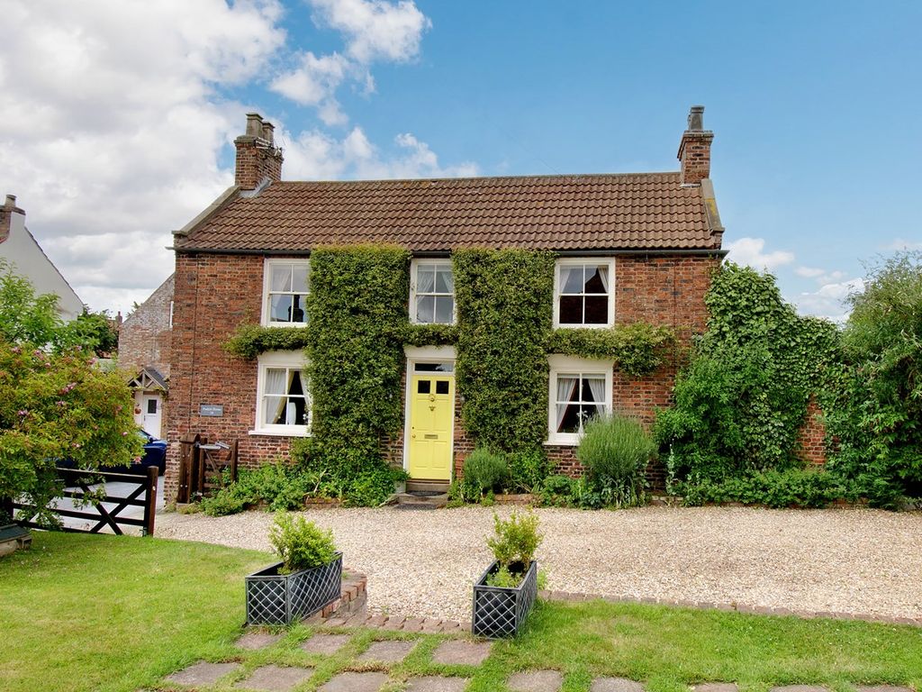 4 bed detached house for sale in Cross Street, Aldbrough, Hull HU11, £ ...