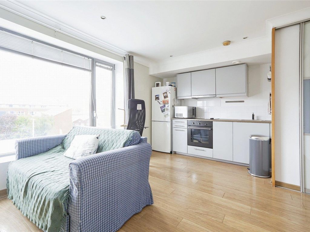 1 bed flat to rent in Citispace South, Regent Street, Leeds LS2, £595 ...