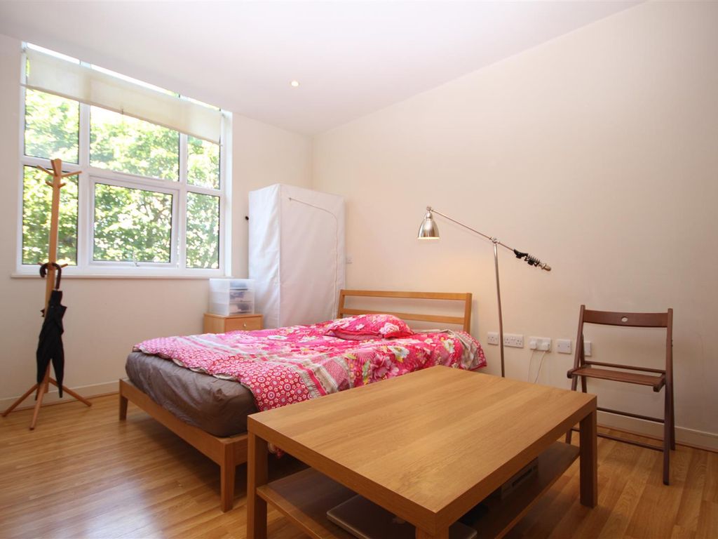 Studio to rent in Bromyard Avenue, London W3, £1,196 pcm - Zoopla