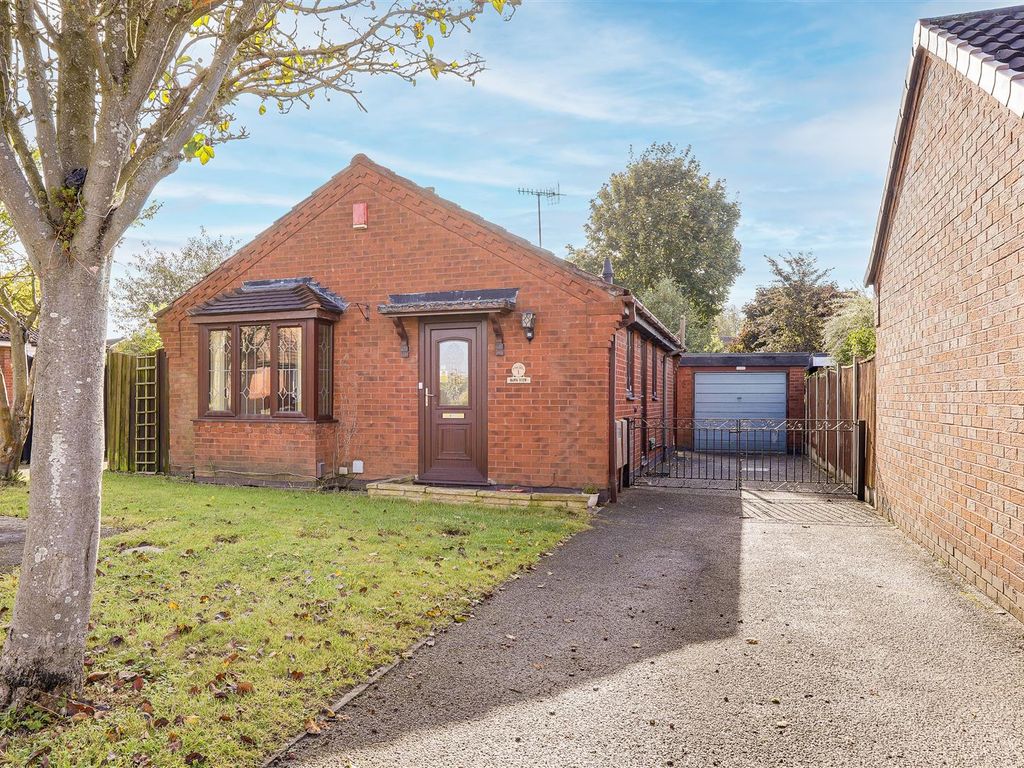 2 bed detached bungalow for sale in Dawn View, Trowell, Nottinghamshire ...