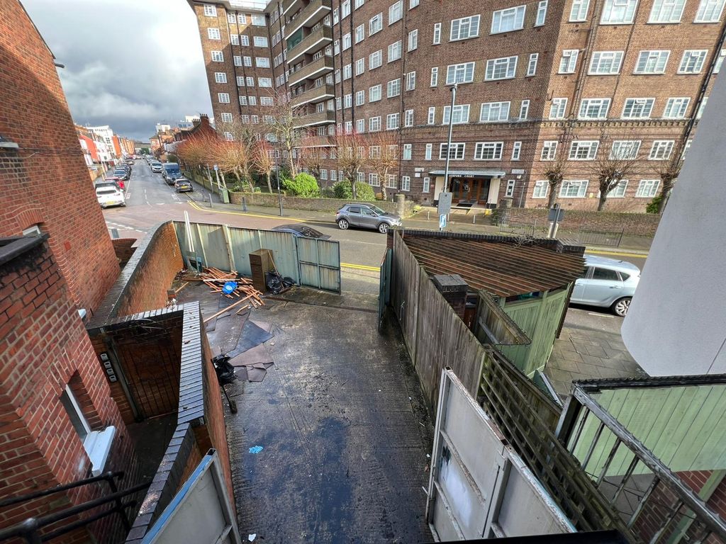 Larch Road, Cricklewood NW2, Light industrial to let, £24,000 pa - Zoopla