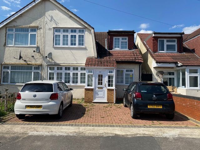 4 bed end terrace house for sale in Pendell Avenue, Hayes UB3 - Zoopla