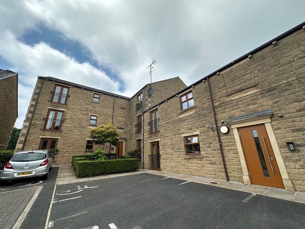 2 bed flat to rent in Spring Vale, Turton, Bolton BL7, £925 pcm - Zoopla