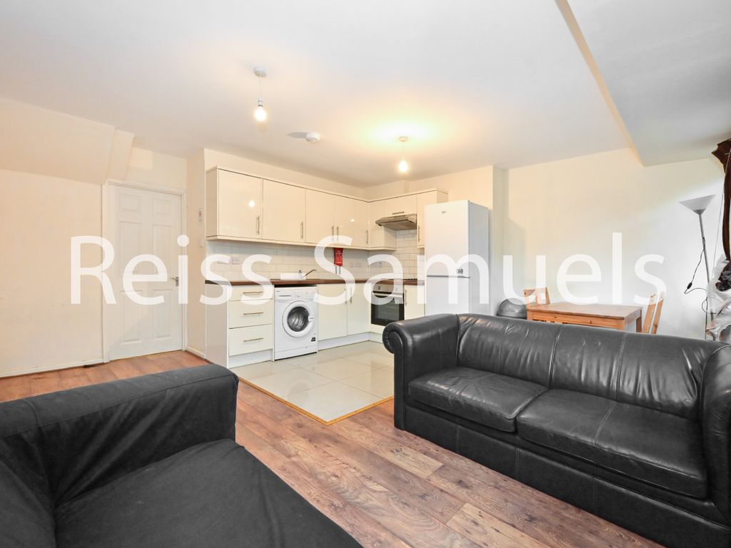4 bed maisonette to rent in Lorrimore Road, Kennington, Southwark ...