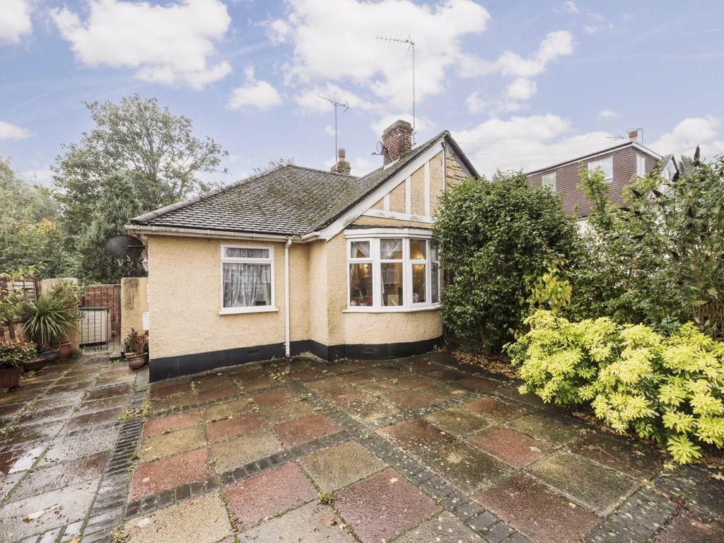 3 Bed Bungalow For Sale In Ellerman Avenue Whitton Twickenham Tw2