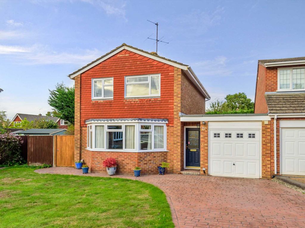 4 bed link-detached house for sale in Marks Road, Wokingham RG41 - Zoopla