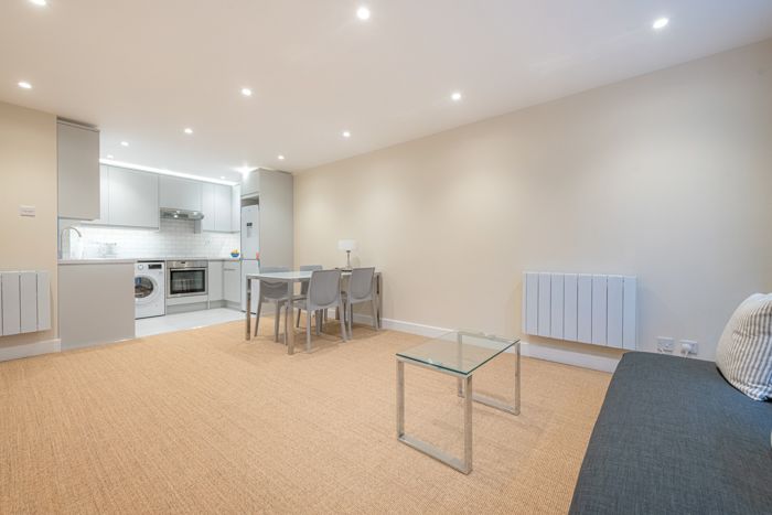 1 bed flat to rent in Bartholomew Close, London EC1A, £2,275 pcm - Zoopla