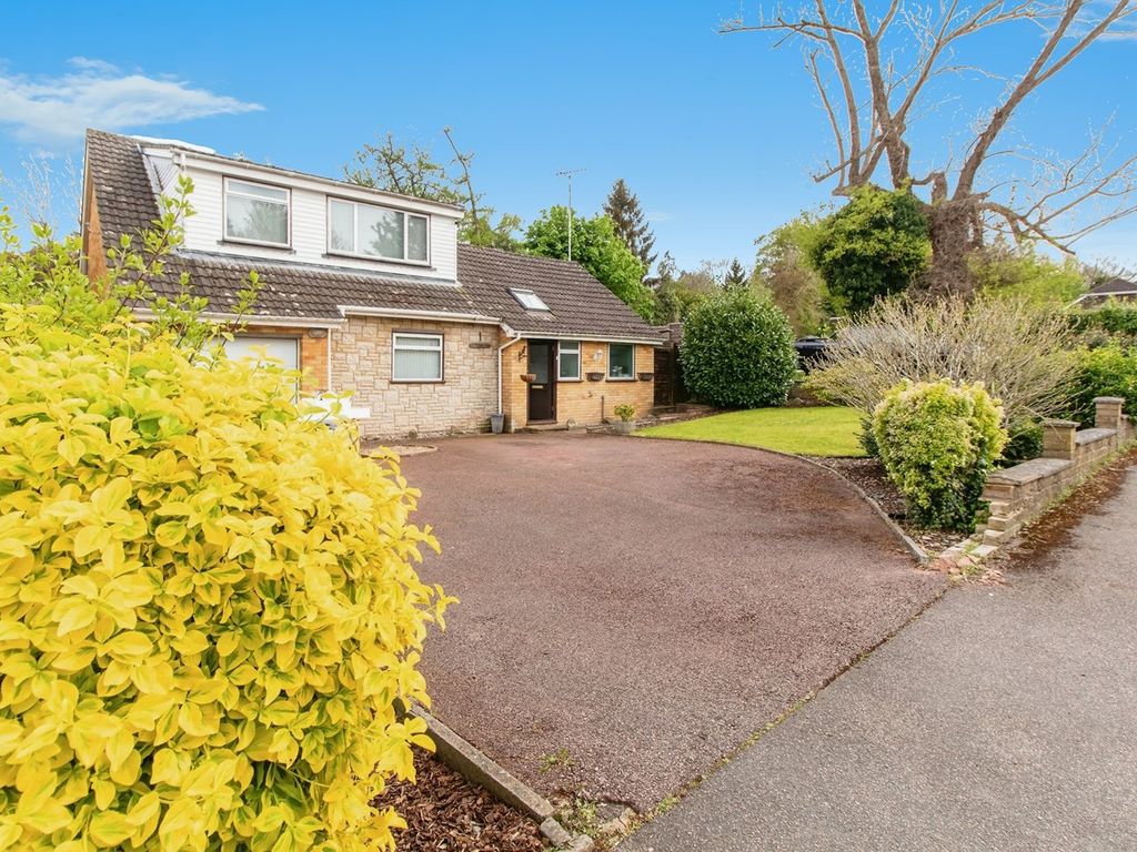 4 bed detached bungalow for sale in Springcroft, Hartley, Longfield DA3 ...