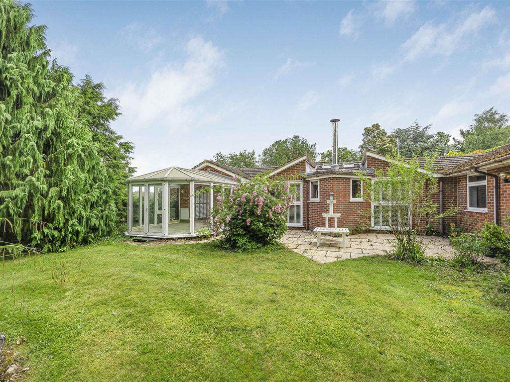 4 bed detached bungalow for sale in Rectory Road, Padworth Common ...