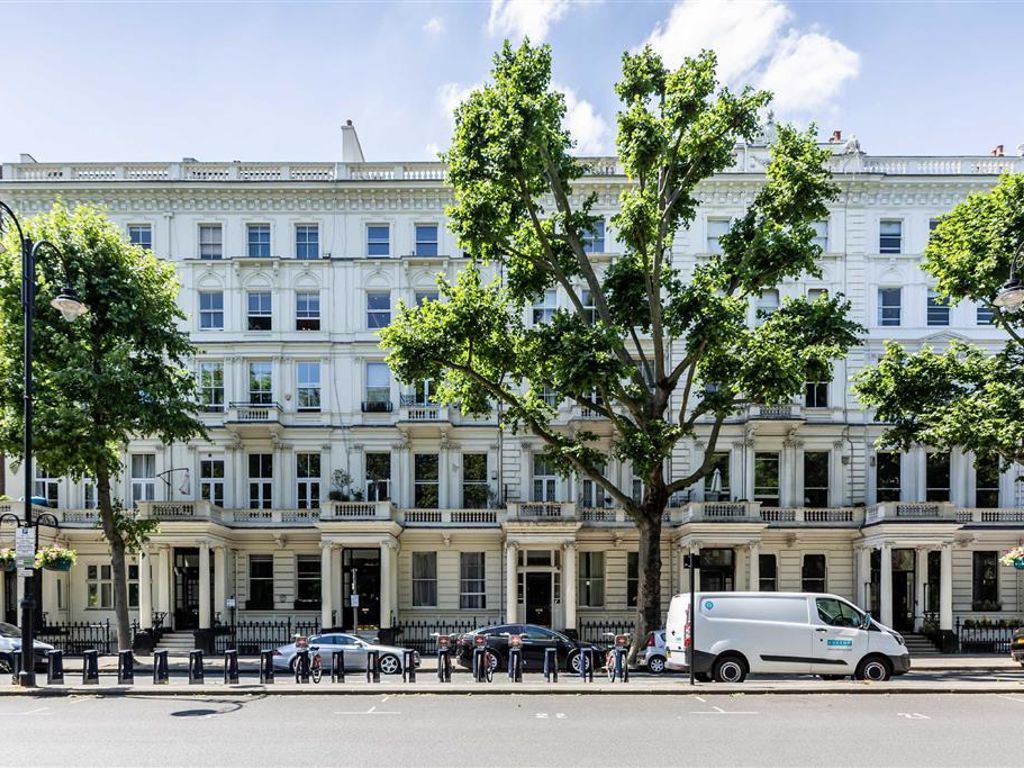 3 bed flat to rent in Queen's Gate, London SW7 - Zoopla