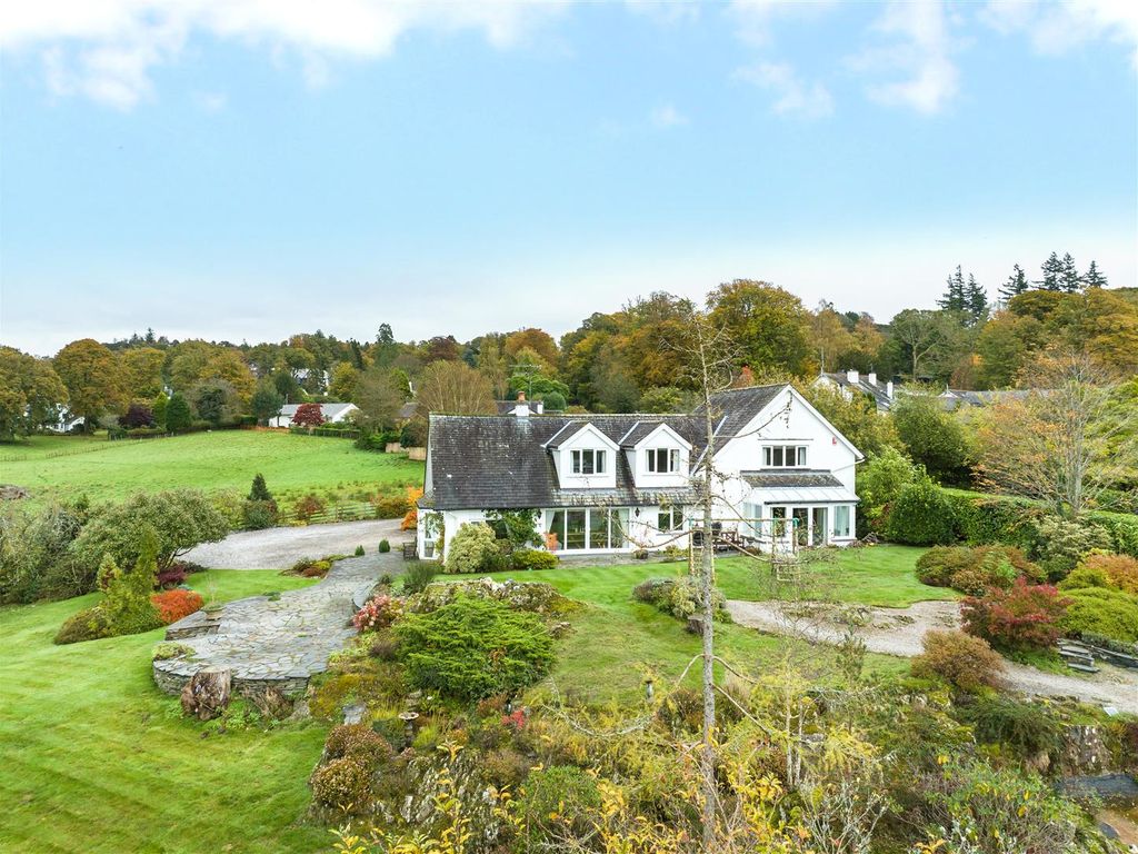 3 bed detached house for sale in White Gates, Middle Entrance Drive ...