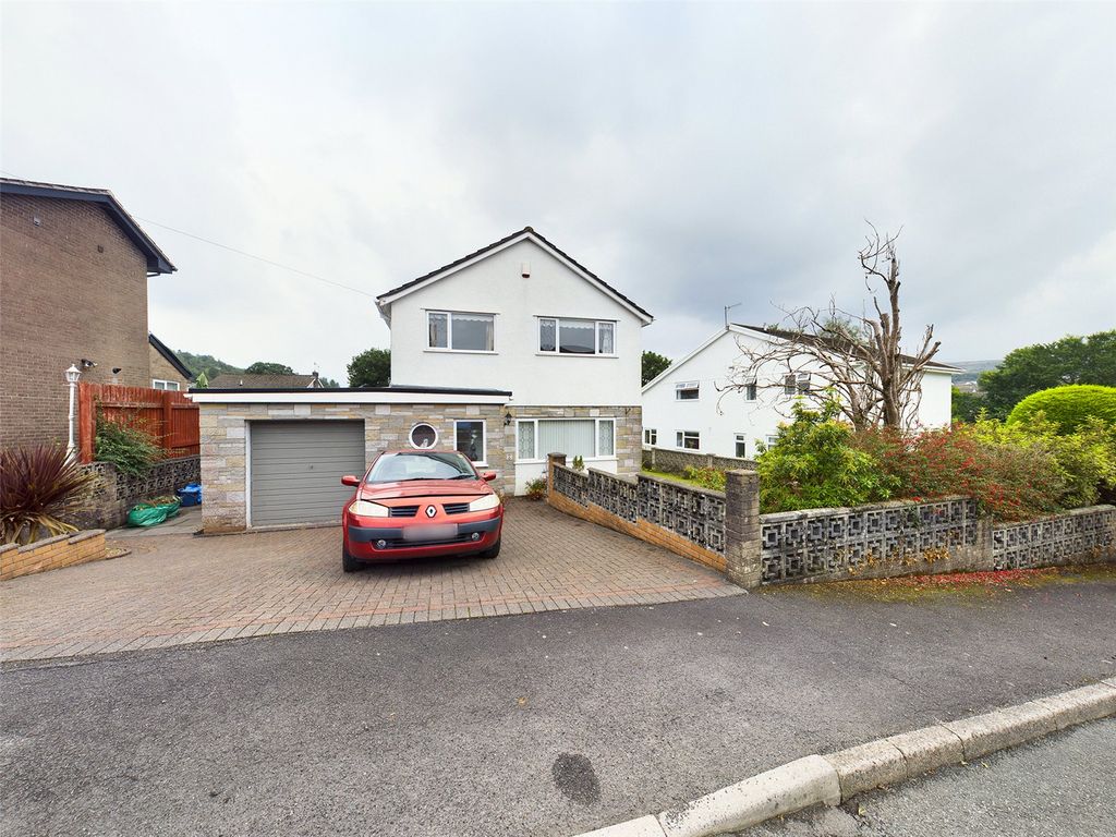 3 Bed Detached House For Sale In Lakeside Gardens Merthyr Tydfil Cf48