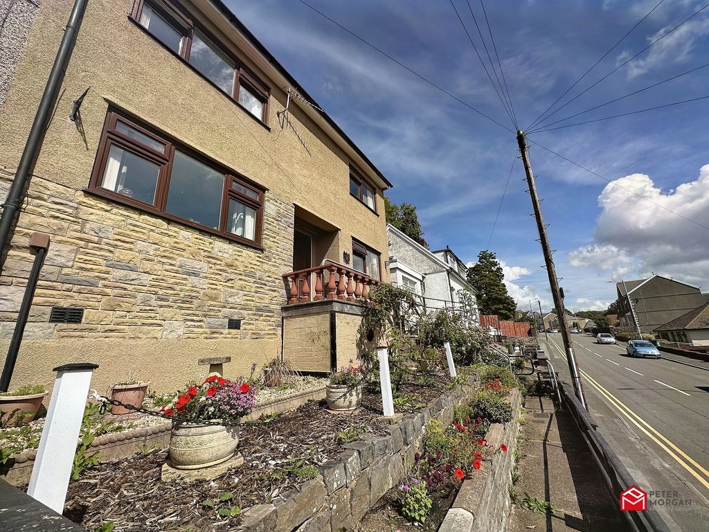 3 Bed Semi Detached House For Sale In Shelone Road Neath Neath Port