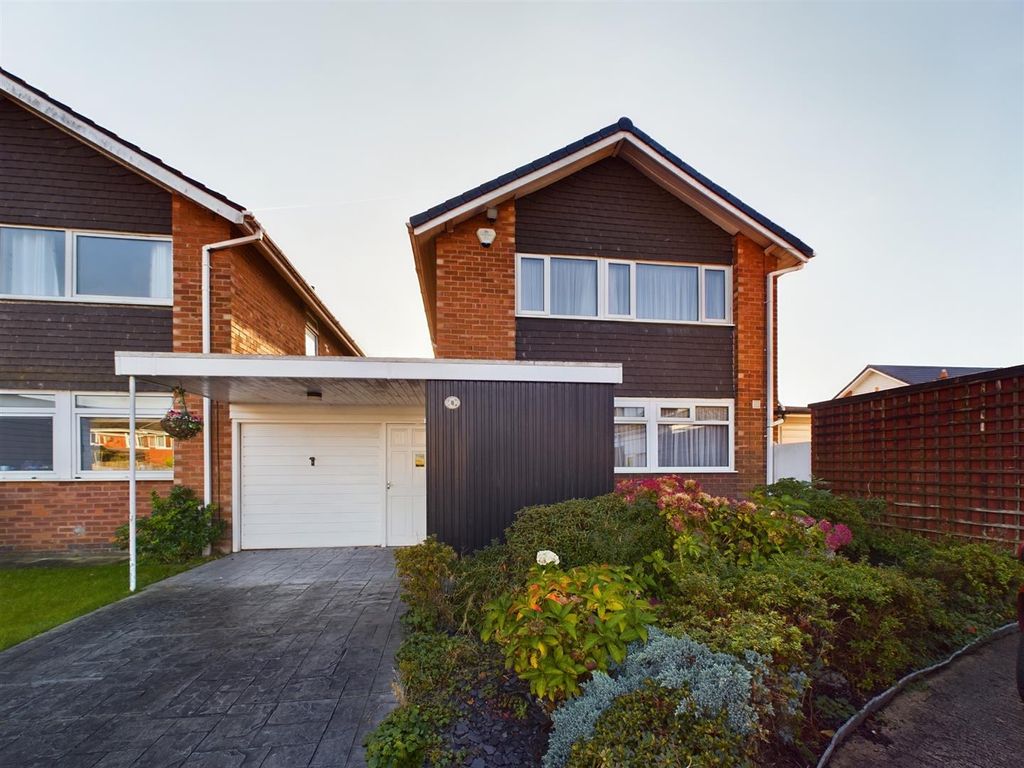 4 Bed Link Detached House For Sale In Kingston Place Cheadle Hulme