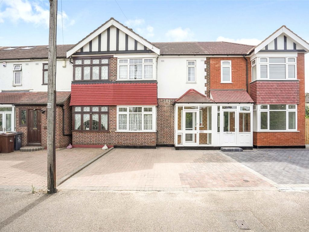 3 Bed Terraced House For Sale In London Road Chadwell Heath Romford