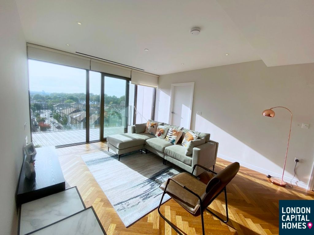 2 bed flat to rent in Michael Road, London SW6, £4,000 pcm - Zoopla