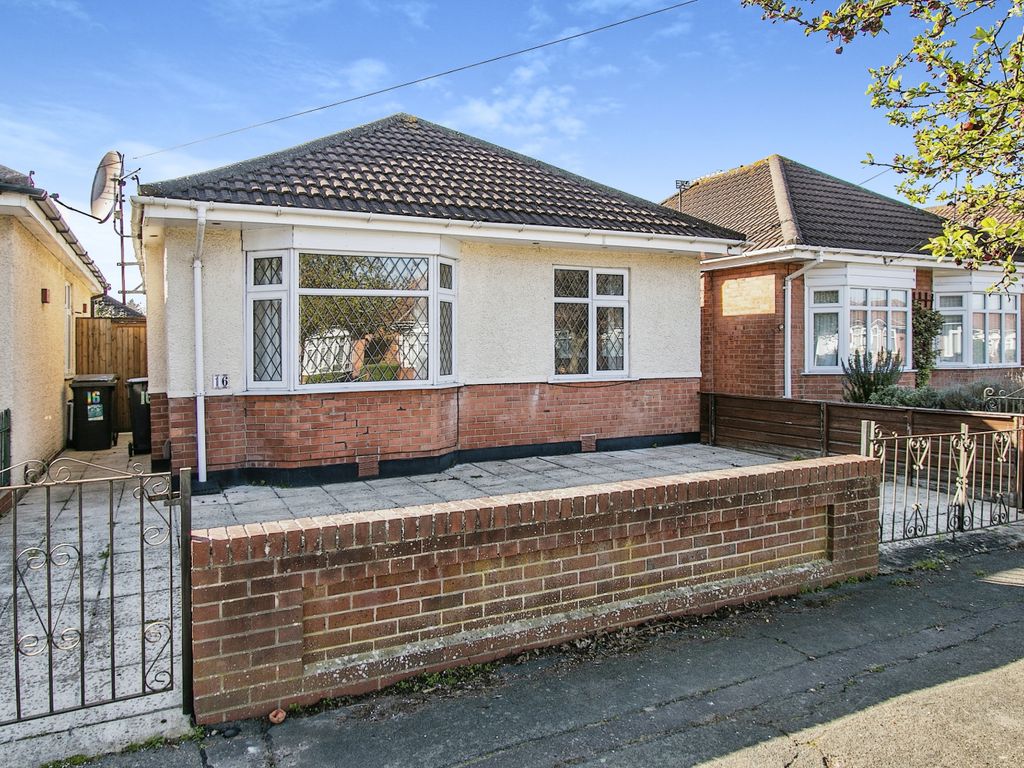 2 Bed Bungalow For Sale In Evershot Road Strouden Park Bournemouth