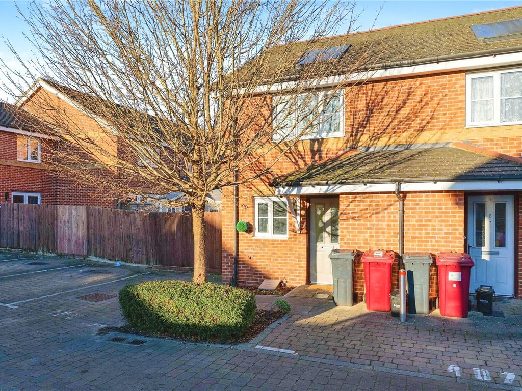 2 Bed End Terrace House For Sale In Battle Place Reading Berkshire