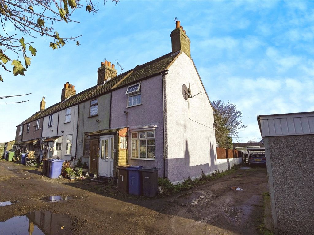 3 bed end terrace house for sale in High Street, Aveley, South Ockendon ...