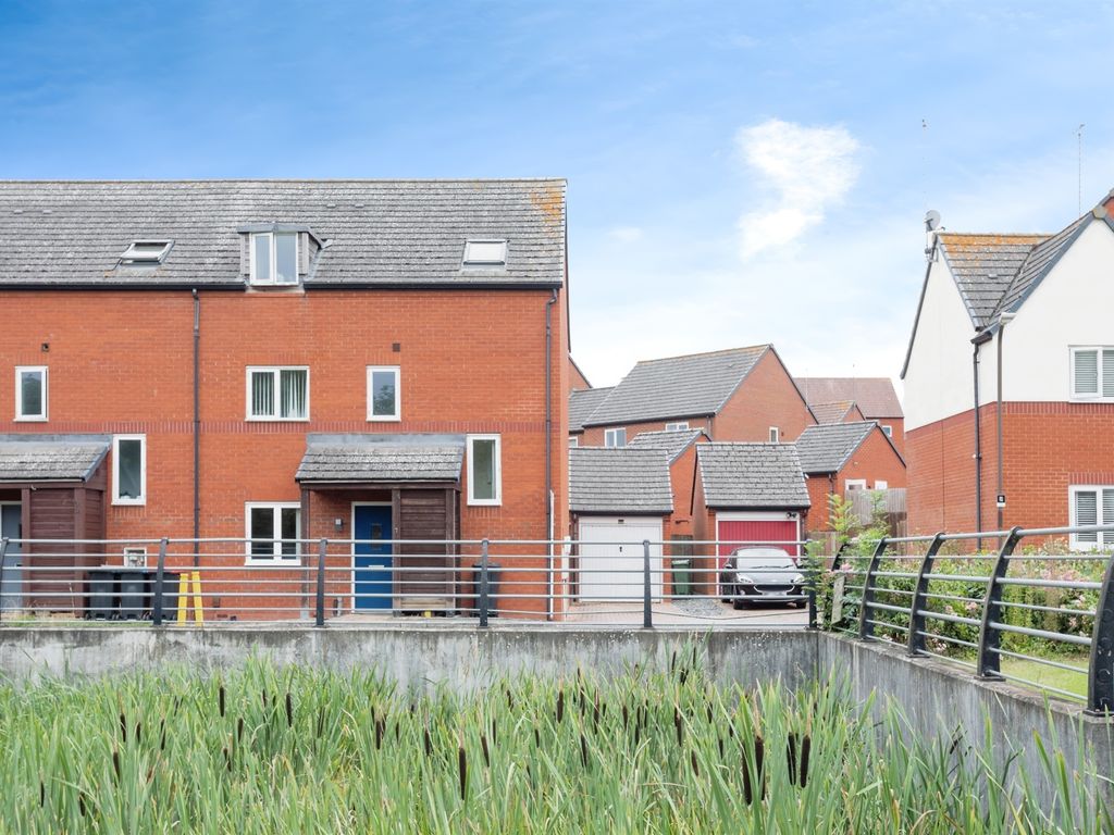 5 bed end terrace house for sale in Turneys Drive, Wolverton Mill ...