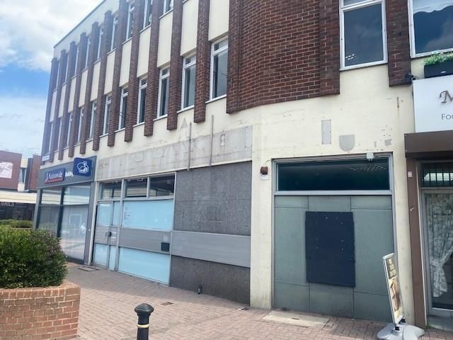 Retail premises to let in Unit, Former Bank, 4, High Street, Bedworth ...