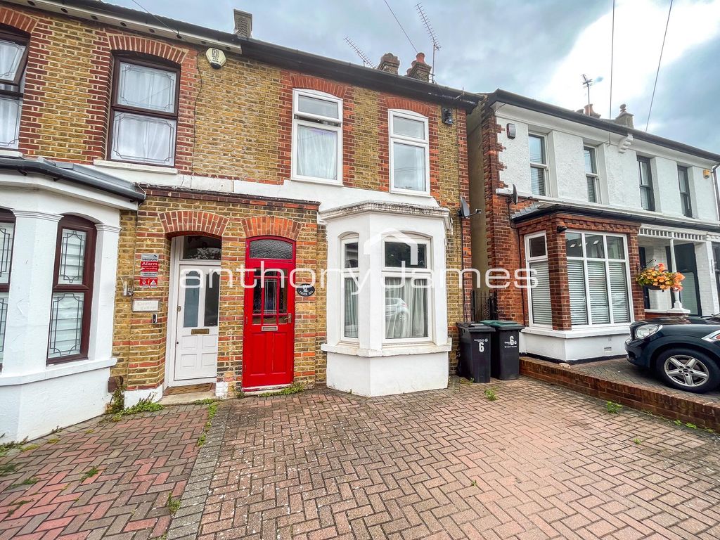 3 Bed Semi Detached House To Rent In Park Road Gravesend Kent Da11 £