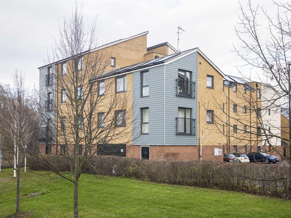 2 bed flat to rent in Stratford Road, Wolverton, Milton Keynes MK12 ...