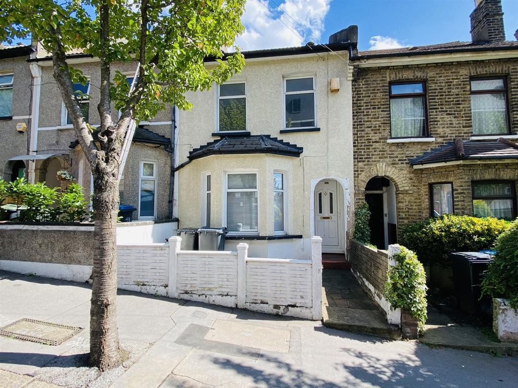 3 bed terraced house for sale in Holmesdale Road, London SE25, £400,000 - Zoopla