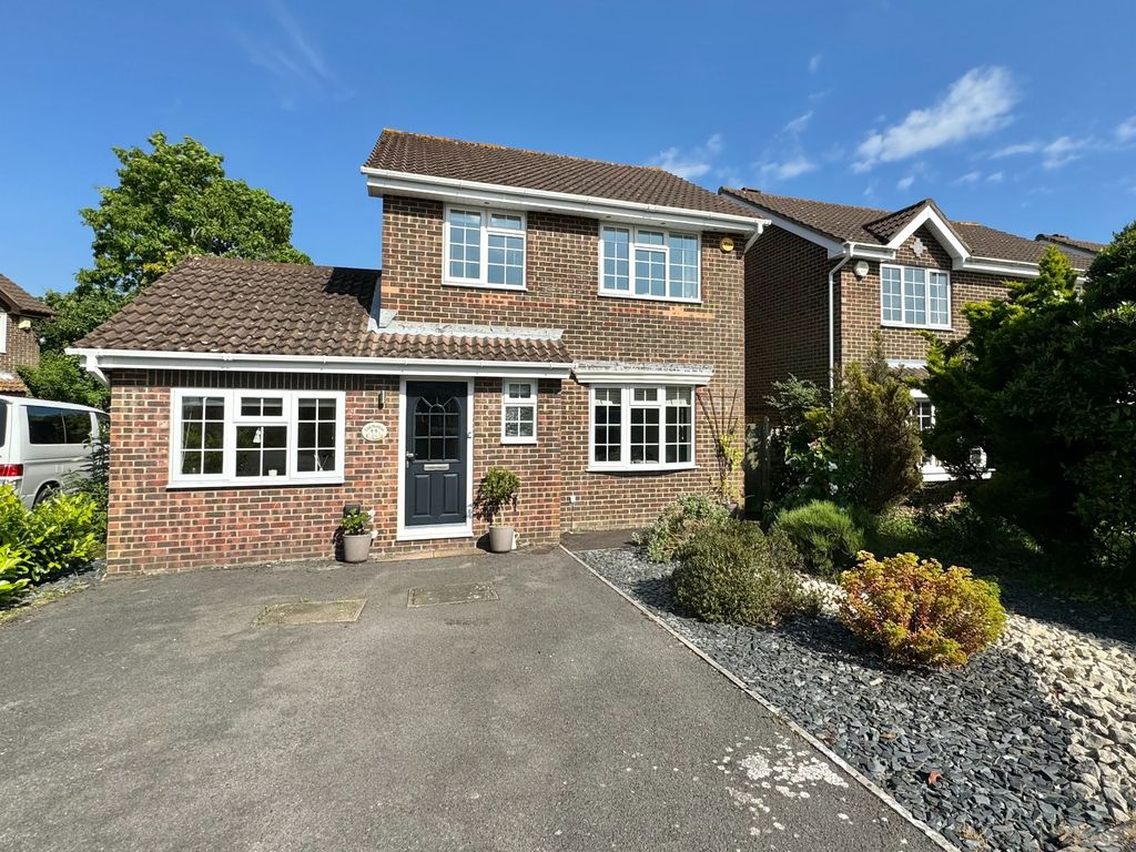 3 bed detached house for sale in James Grieve Avenue, Locks Heath ...