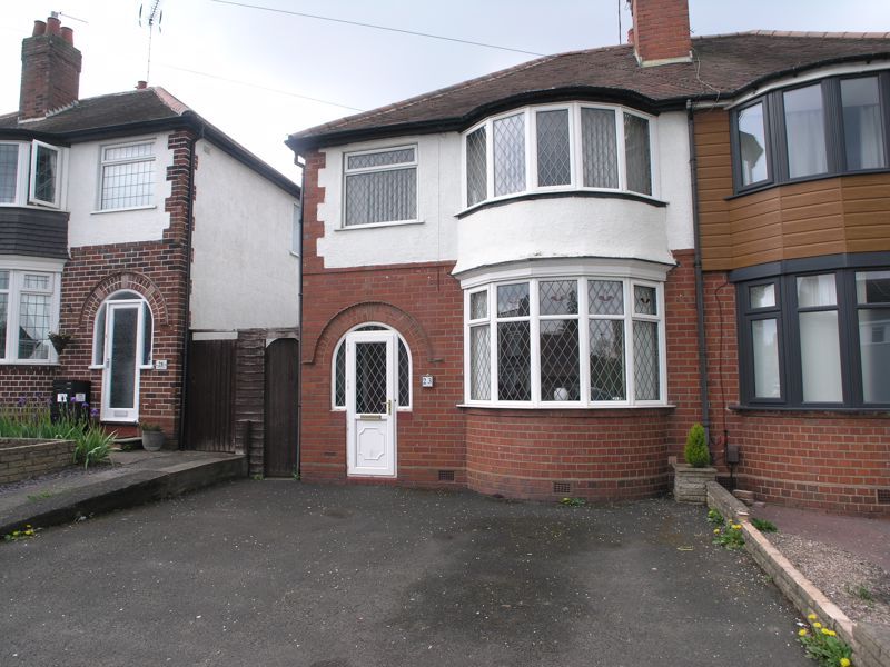 3 Bed Semi Detached House For Sale In Bromsgrove Road Halesowen B63