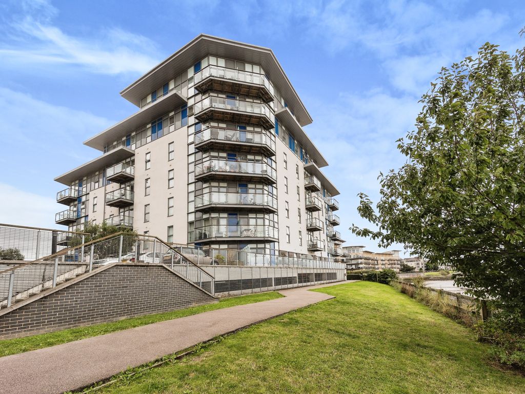 1 bed flat for sale in Carmichael Avenue, Greenhithe, Kent DA9, £ ...
