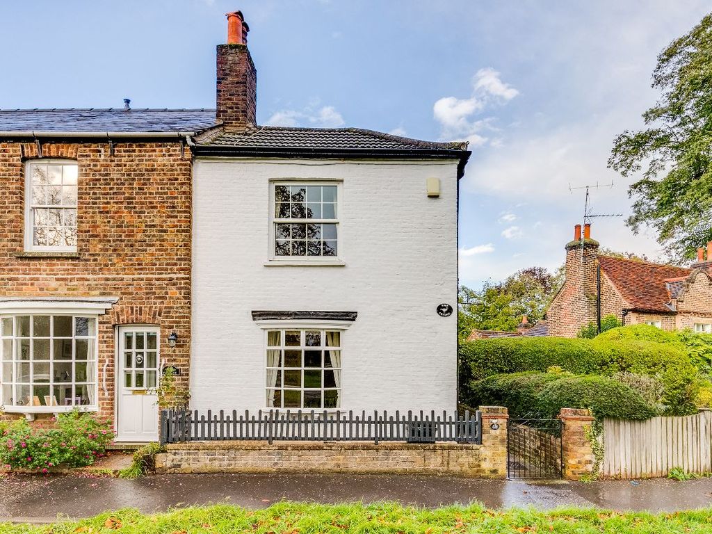 2 bed end terrace house for sale in Ham Common, Ham, Richmond TW10 - Zoopla