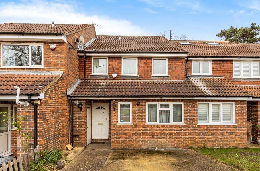 3 bed terraced house to rent in Mallard Way, Northwood HA6, £2,050 pcm ...