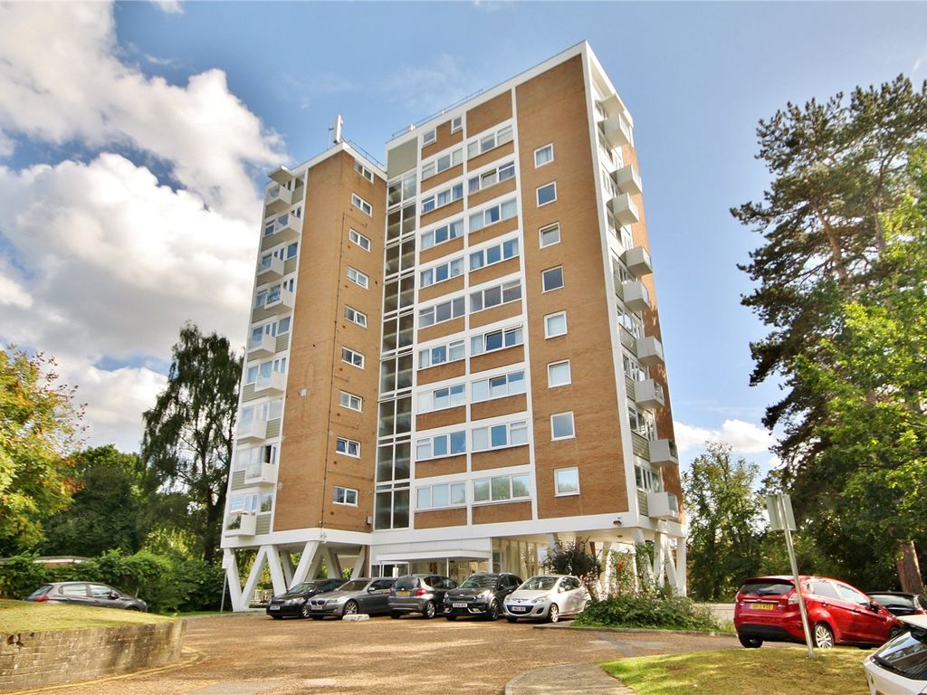 2 bed flat for sale in Guildford Road, Woking, Surrey GU22, £310,000 ...