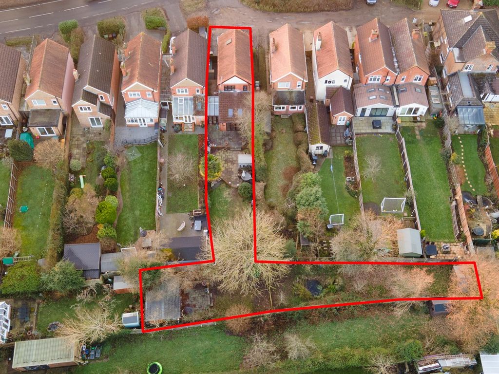 3 bed detached house for sale in Woking Road, Jacob's Well, Guildford ...