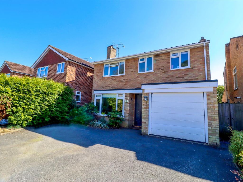 4 bed detached house for sale in George Road, Fleet GU51, £550,000 - Zoopla