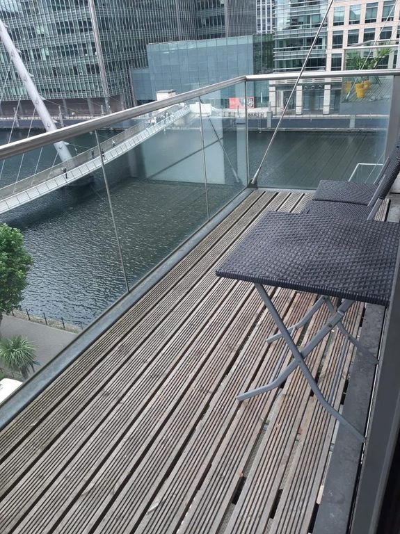 1 bed flat to rent in Discovery Dock West, Canary Wharf, London E14 ...
