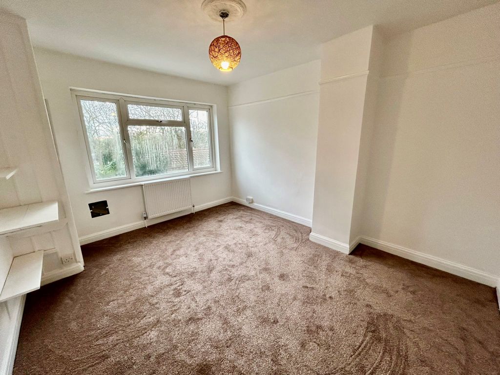 3 Bed Semi Detached House To Rent In Eskdale Avenue Northolt Ub5 £