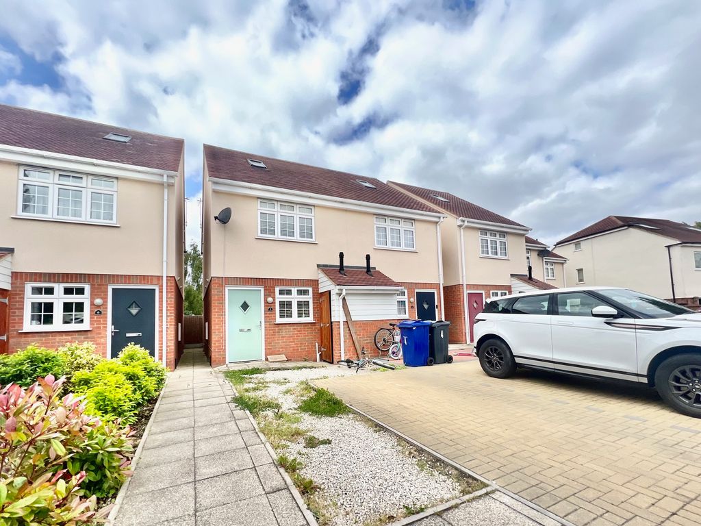 3 bed semi-detached house for sale in Rose, South Road, South Ockendon ...